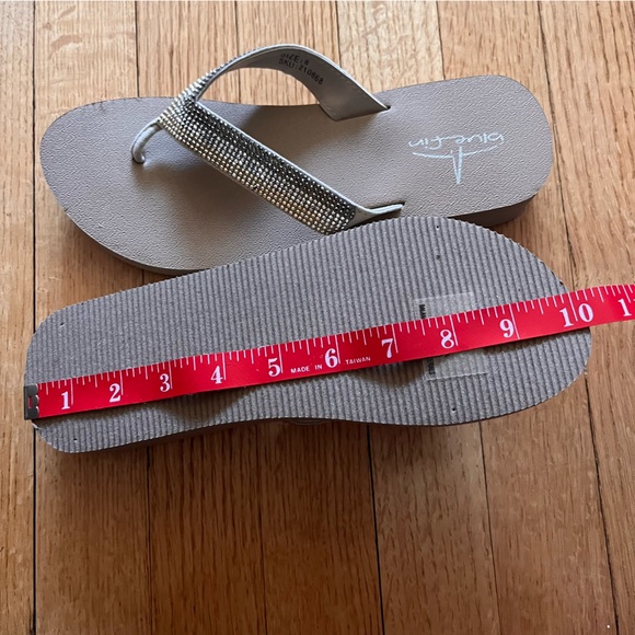 Bluefin | Shoes | Bluefin Blue Fin Beige Gemmed Flip Flop Thong Sandals ...
